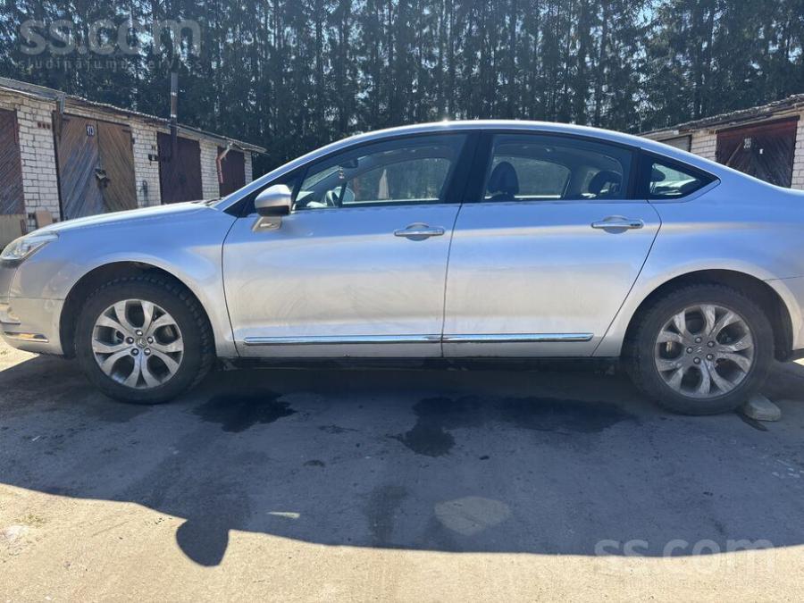 Grey Citroen C5 2010 in Riga, with an engine capacity of 2.00 L and mileage of 340 thousand km for 1500 €, photo 6 on AUTOMOTO.COM.LV