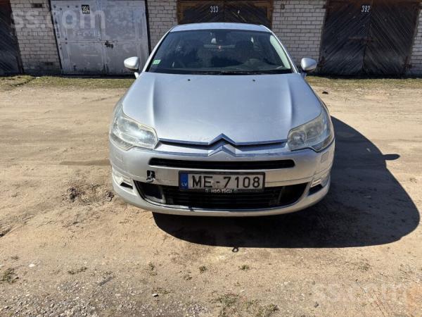 Citroen C5 2010 Rīga vietnē Pelēks Citroen C5 2010 Rīga, ar dzinēja tilpumu 2.00 L un nobraukumu 340 tūkst. km par 1500 €, foto 8 vietnē AUTOMOTO.COM.LV