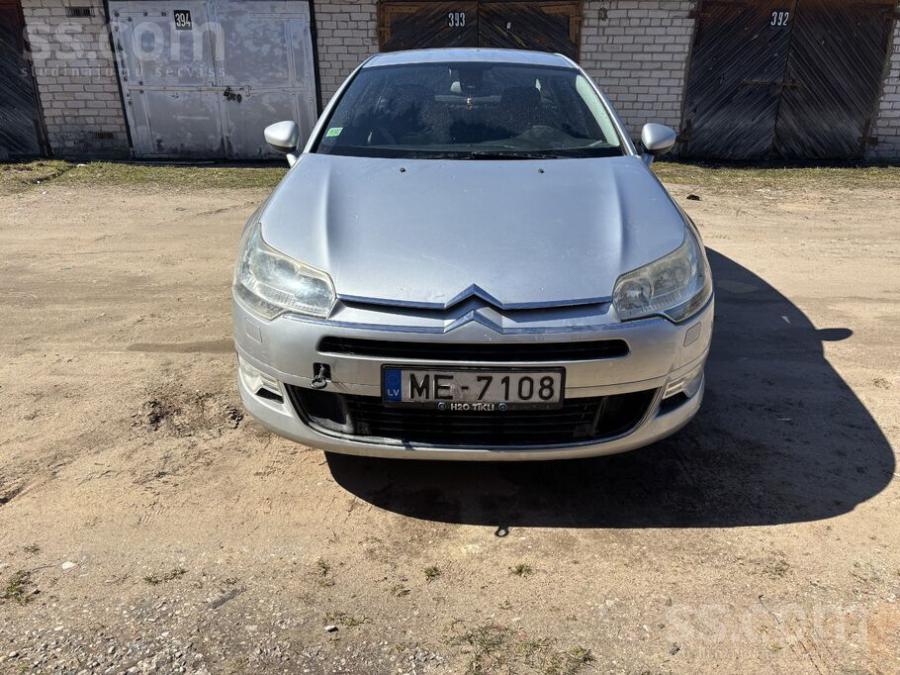 Grey Citroen C5 2010 in Riga, with an engine capacity of 2.00 L and mileage of 340 thousand km for 1500 €, photo 8 on AUTOMOTO.COM.LV