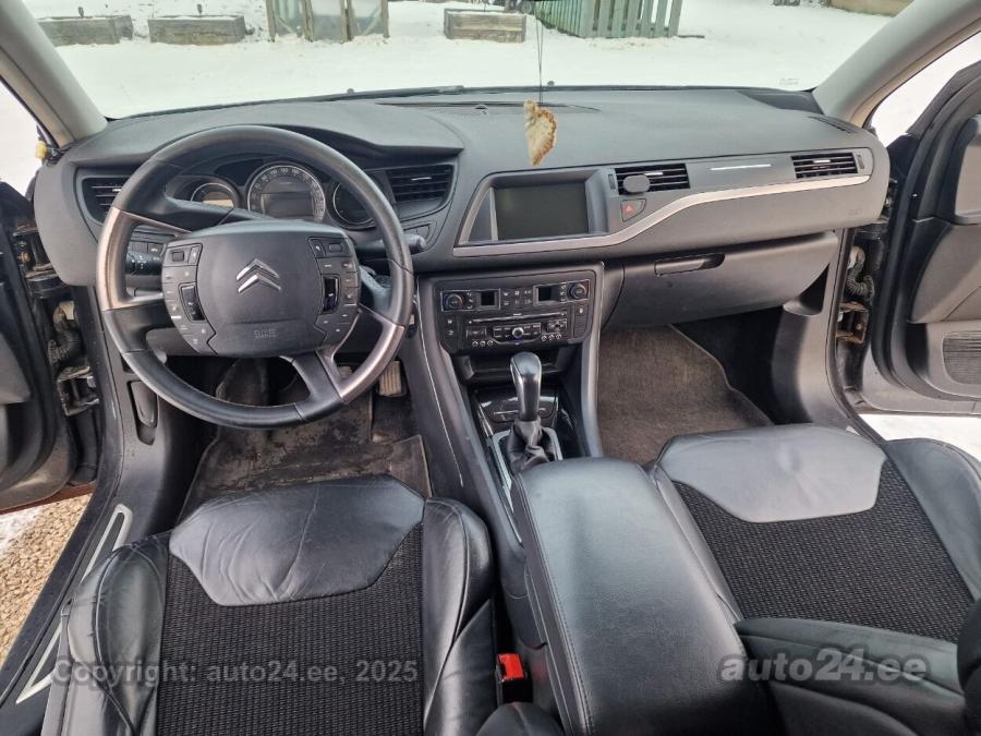 Pelēks Citroen C5 2011 Tallina, ar dzinēja tilpumu 2.00 L un nobraukumu 421 tūkst. km par 2900 €, foto 11 vietnē AUTOMOTO.COM.LV