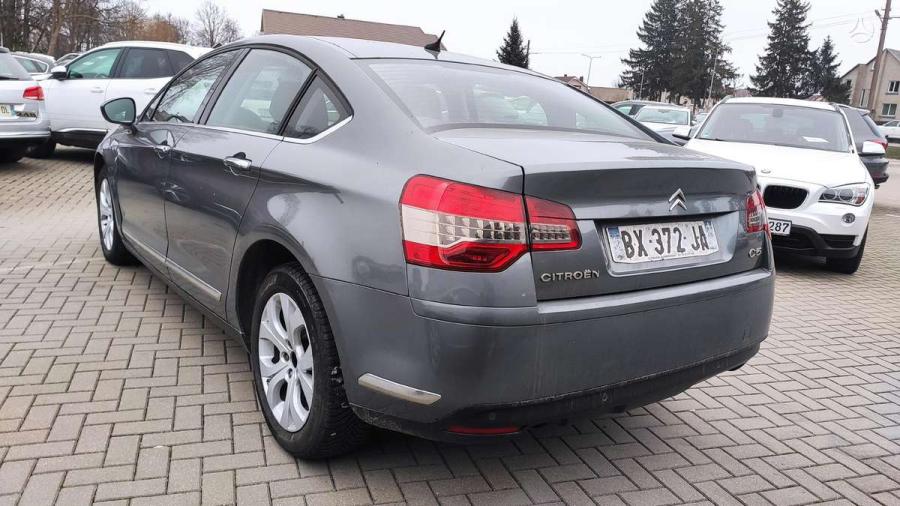 Pelēks Citroen C5 2011 Tauragė, ar dzinēja tilpumu 2.00 L un nobraukumu 532 tūkst. km par 2699 €, foto 4 vietnē AUTOMOTO.COM.LV