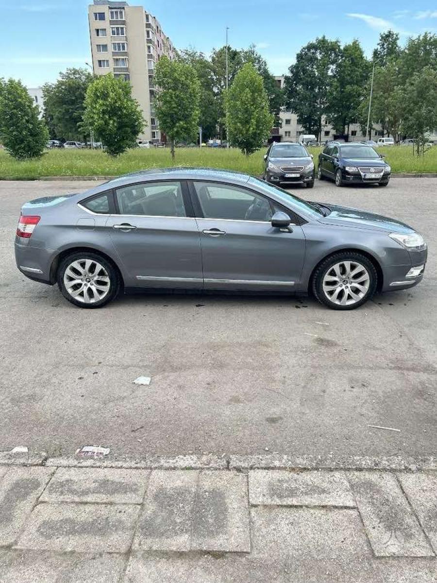 Pelēks Citroen C5 2011 Šauļi, ar dzinēja tilpumu 2.20 L un nobraukumu 203 tūkst. km par 1990 €, foto 5 vietnē AUTOMOTO.COM.LV