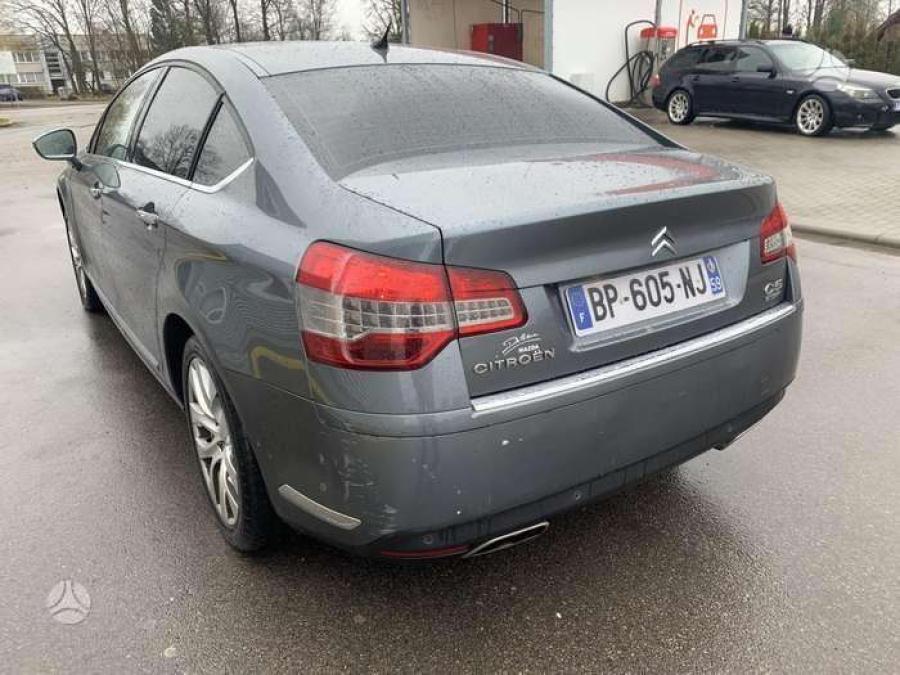 Grey Citroen C5 2011 in Sakiai, with an engine capacity of 3.00 L and mileage of 274 thousand km for 2500 €, photo 4 on AUTOMOTO.COM.LV