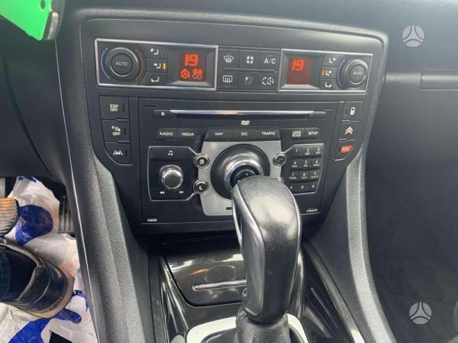 Grey Citroen C5 2011 in Sakiai, with an engine capacity of 3.00 L and mileage of 274 thousand km for 2500 €, photo 6 on AUTOMOTO.COM.LV