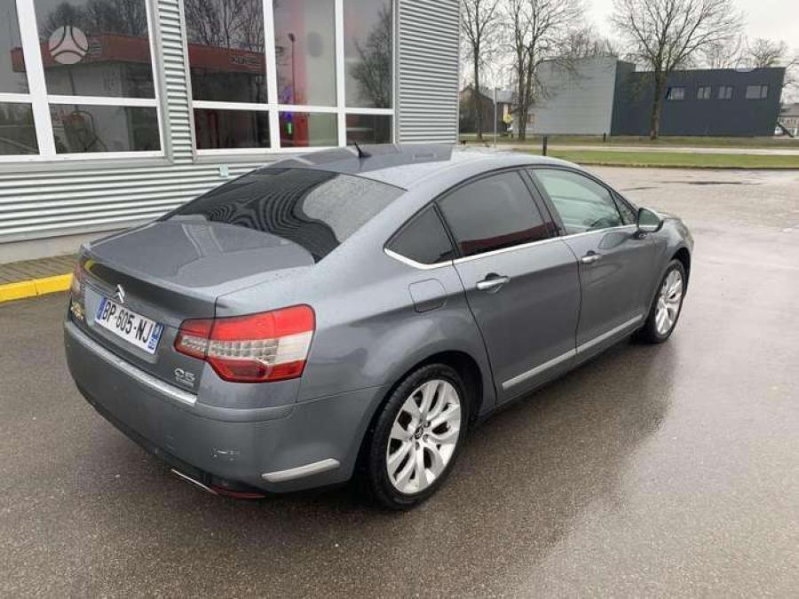 Grey Citroen C5 2011 in Sakiai, with an engine capacity of 3.00 L and mileage of 274 thousand km for 2500 €, photo 8 on AUTOMOTO.COM.LV