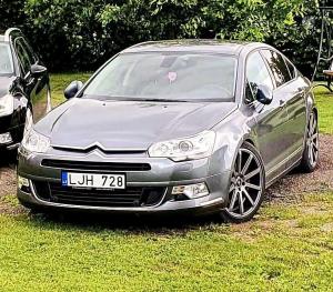 Grey Citroen C5 2011 in Sakiai, with an engine capacity of 3.00 L and mileage of 274 thousand km for 2500 €, photo 9 on AUTOMOTO.COM.LV