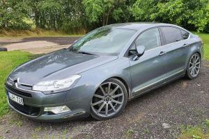 Grey Citroen C5 2011 in Sakiai, with an engine capacity of 3.00 L and mileage of 274 thousand km for 2500 €, photo 12 on AUTOMOTO.COM.LV