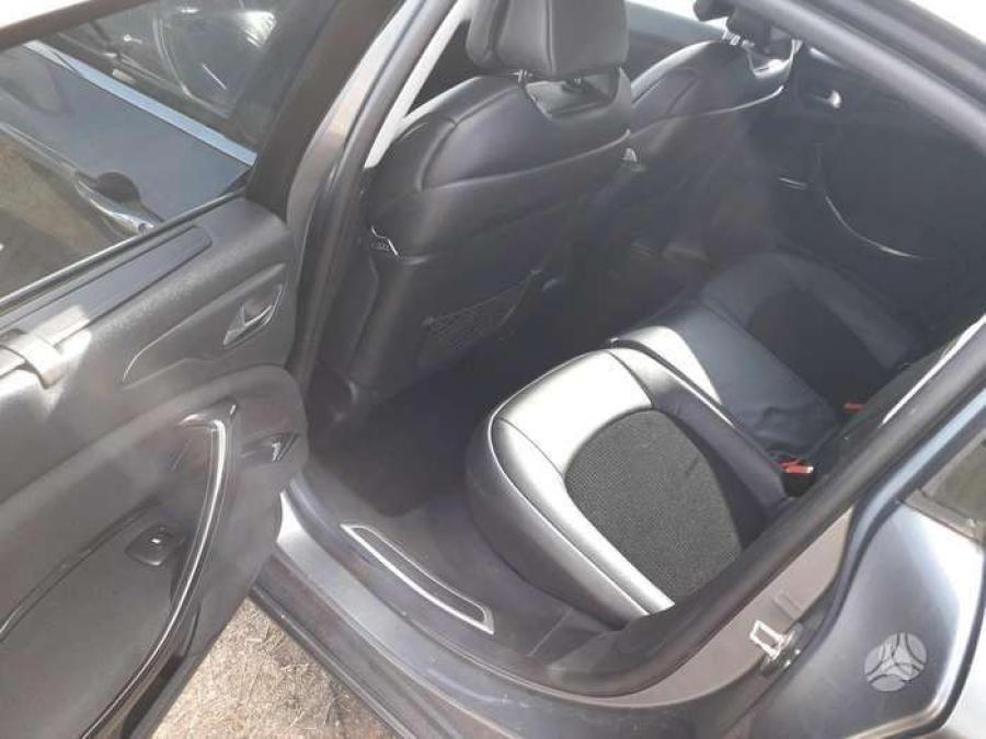 Grey Citroen C5 2011 in Sakiai, with an engine capacity of 3.00 L and mileage of 274 thousand km for 2500 €, photo 13 on AUTOMOTO.COM.LV