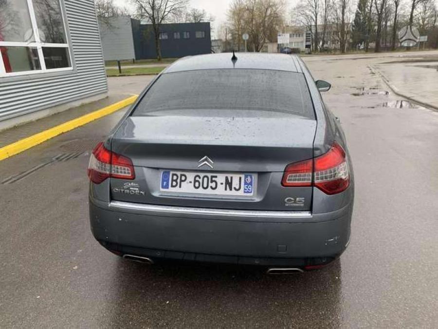 Grey Citroen C5 2011 in Sakiai, with an engine capacity of 3.00 L and mileage of 274 thousand km for 2500 €, photo 15 on AUTOMOTO.COM.LV