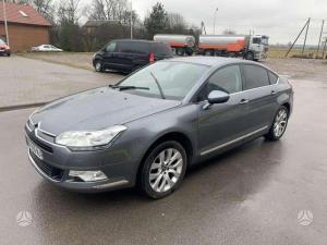 Grey Citroen C5 2011 in Sakiai, with an engine capacity of 3.00 L and mileage of 274 thousand km for 2500 €, photo 16 on AUTOMOTO.COM.LV