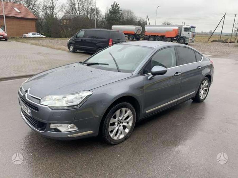 Grey Citroen C5 2011 in Sakiai, with an engine capacity of 3.00 L and mileage of 274 thousand km for 2500 €, photo 16 on AUTOMOTO.COM.LV