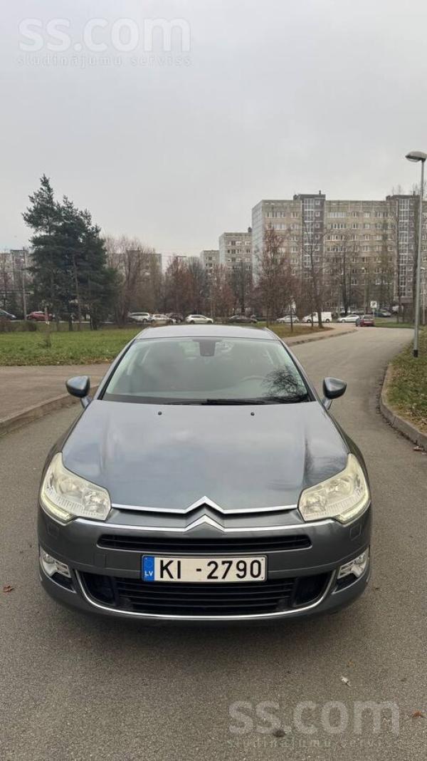 Grey Citroen C5 2011 in Riga, with an engine capacity of 1.60 L and mileage of 260 thousand km for 4300 €, photo 2 on AUTOMOTO.COM.LV