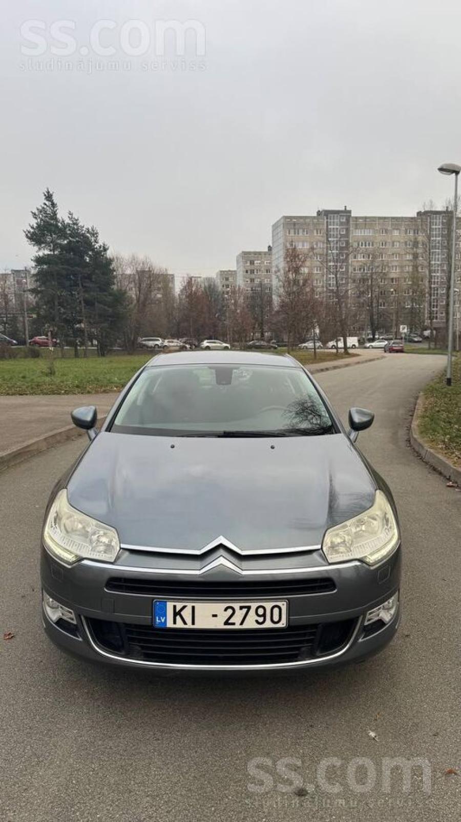 Pelēks Citroen C5 2011 Rīga, ar dzinēja tilpumu 1.60 L un nobraukumu 260 tūkst. km par 4300 €, foto 3 vietnē AUTOMOTO.COM.LV