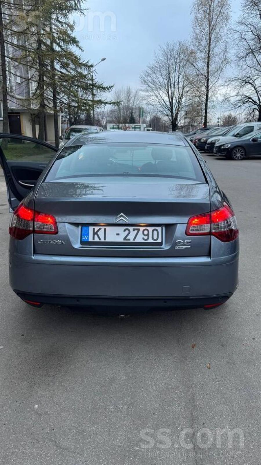 Pelēks Citroen C5 2011 Rīga, ar dzinēja tilpumu 1.60 L un nobraukumu 260 tūkst. km par 4300 €, foto 5 vietnē AUTOMOTO.COM.LV