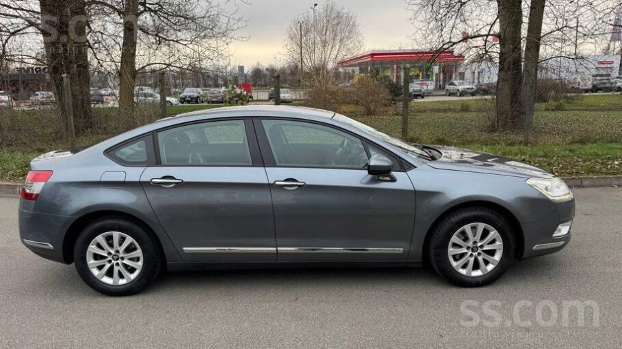 Pelēks Citroen C5 2011 Rīga, ar dzinēja tilpumu 1.60 L un nobraukumu 260 tūkst. km par 4300 €, foto 8 vietnē AUTOMOTO.COM.LV
