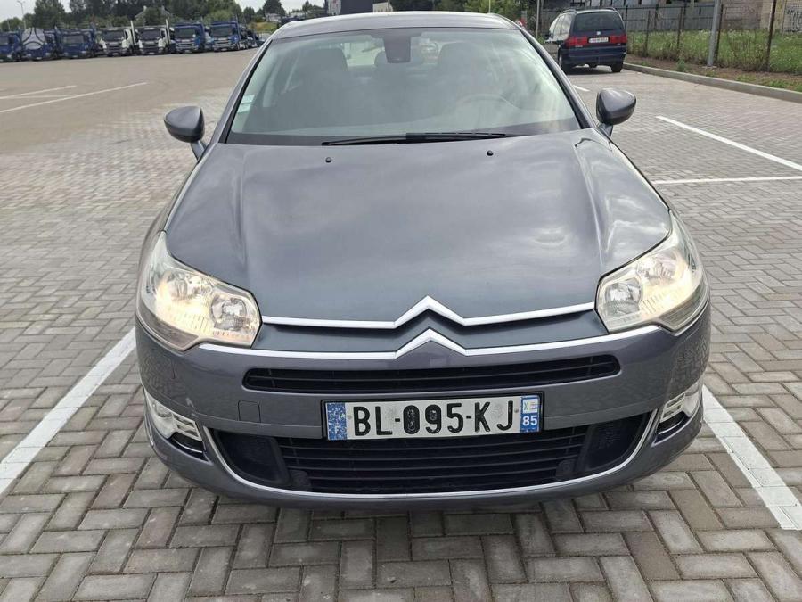 Pelēks Citroen C5 2011 Tauragė, ar dzinēja tilpumu 1.56 L un nobraukumu 230 tūkst. km par 2700 €, foto 1 vietnē AUTOMOTO.COM.LV