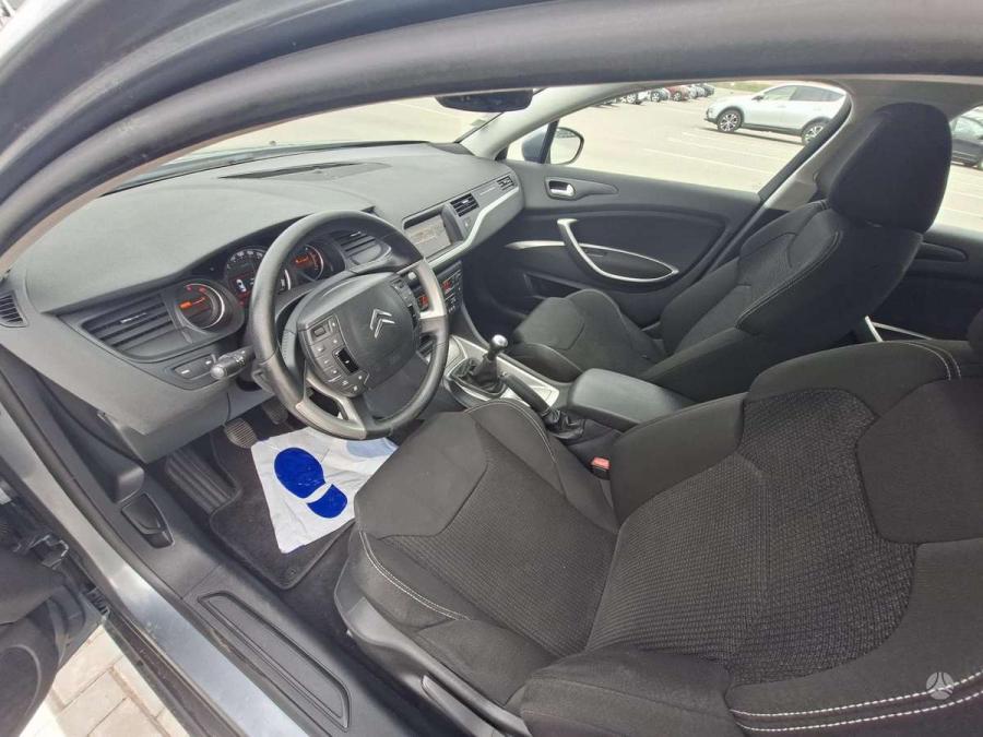 Pelēks Citroen C5 2011 Tauragė, ar dzinēja tilpumu 1.56 L un nobraukumu 230 tūkst. km par 2700 €, foto 8 vietnē AUTOMOTO.COM.LV