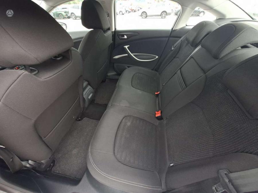 Pelēks Citroen C5 2011 Tauragė, ar dzinēja tilpumu 1.56 L un nobraukumu 230 tūkst. km par 2700 €, foto 10 vietnē AUTOMOTO.COM.LV