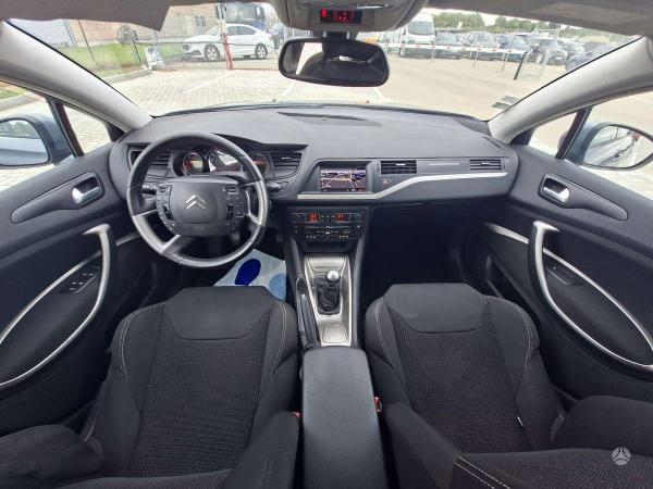 Pelēks Citroen C5 2011 Tauragė, ar dzinēja tilpumu 1.56 L un nobraukumu 235 tūkst. km par 2400 €, foto 8 vietnē AUTOMOTO.COM.LV