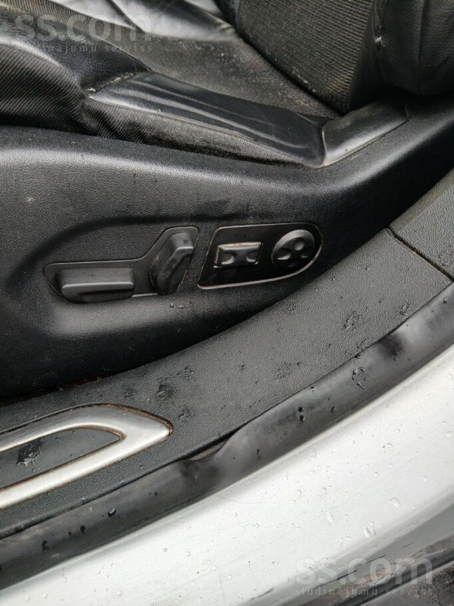 Grey Citroen C5 2011 in Ogre, with an engine capacity of 2.00 L and mileage of 297 thousand km for 2500 €, photo 7 on AUTOMOTO.COM.LV