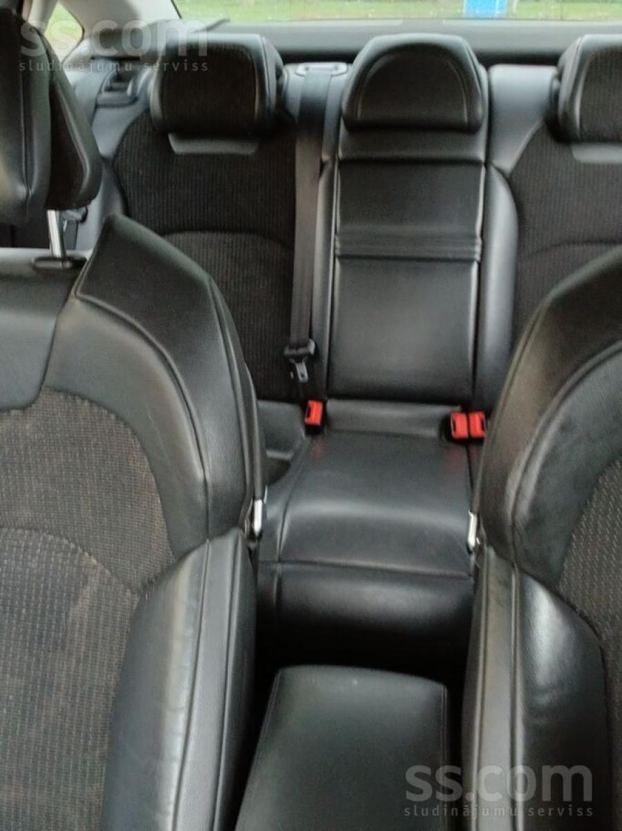 Grey Citroen C5 2011 in Ogre, with an engine capacity of 2.00 L and mileage of 297 thousand km for 2500 €, photo 15 on AUTOMOTO.COM.LV