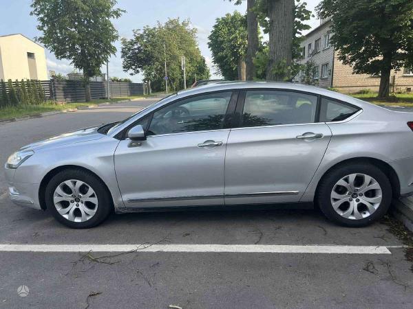Grey Citroen C5 2012 in Kaunas, with an engine capacity of 2.00 L and mileage of 334 thousand km for 2300 €, photo 4 on AUTOMOTO.COM.LV