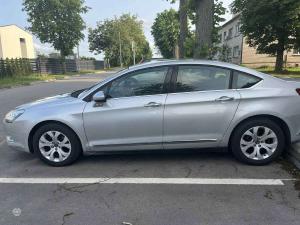Pelēks Citroen C5 2012 Kauņa, ar dzinēja tilpumu 2.00 L un nobraukumu 334 tūkst. km par 2300 €, foto 4 vietnē AUTOMOTO.COM.LV