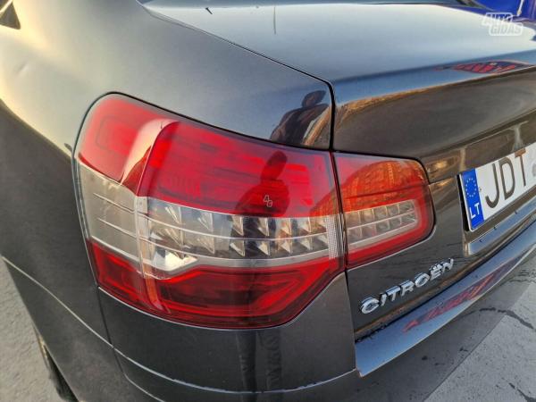 Grey Citroen C5 2012 in Jurbarkas, with an engine capacity of 1.60 L and mileage of 380 thousand km for 2900 €, photo 8 on AUTOMOTO.COM.LV