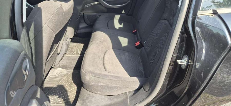Grey Citroen C5 2012 in Taurage, with an engine capacity of 1.56 L and mileage of 290 thousand km for 2900 €, photo 13 on AUTOMOTO.COM.LV