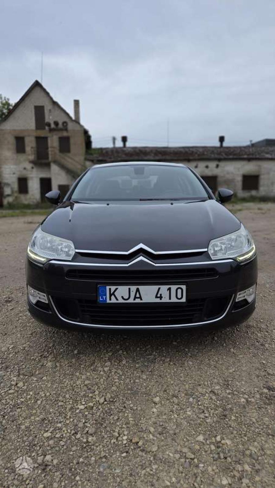 Pelēks Citroen C5 2012 Kauņa, ar dzinēja tilpumu 2.00 L un nobraukumu 292 tūkst. km par 2250 €, foto 4 vietnē AUTOMOTO.COM.LV