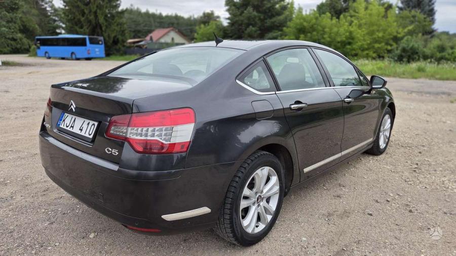 Pelēks Citroen C5 2012 Kauņa, ar dzinēja tilpumu 2.00 L un nobraukumu 292 tūkst. km par 2250 €, foto 8 vietnē AUTOMOTO.COM.LV