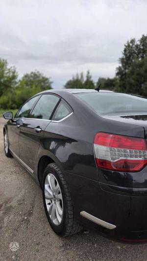Pelēks Citroen C5 2012 Kauņa, ar dzinēja tilpumu 2.00 L un nobraukumu 292 tūkst. km par 2250 €, foto 12 vietnē AUTOMOTO.COM.LV