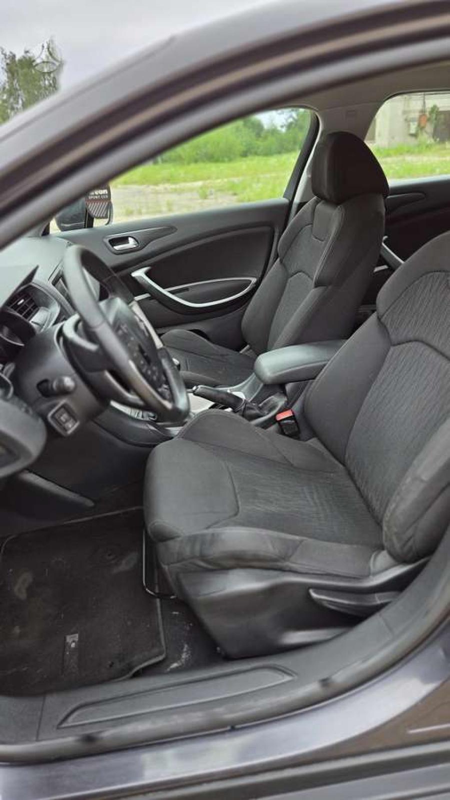 Pelēks Citroen C5 2012 Kauņa, ar dzinēja tilpumu 2.00 L un nobraukumu 292 tūkst. km par 2250 €, foto 17 vietnē AUTOMOTO.COM.LV