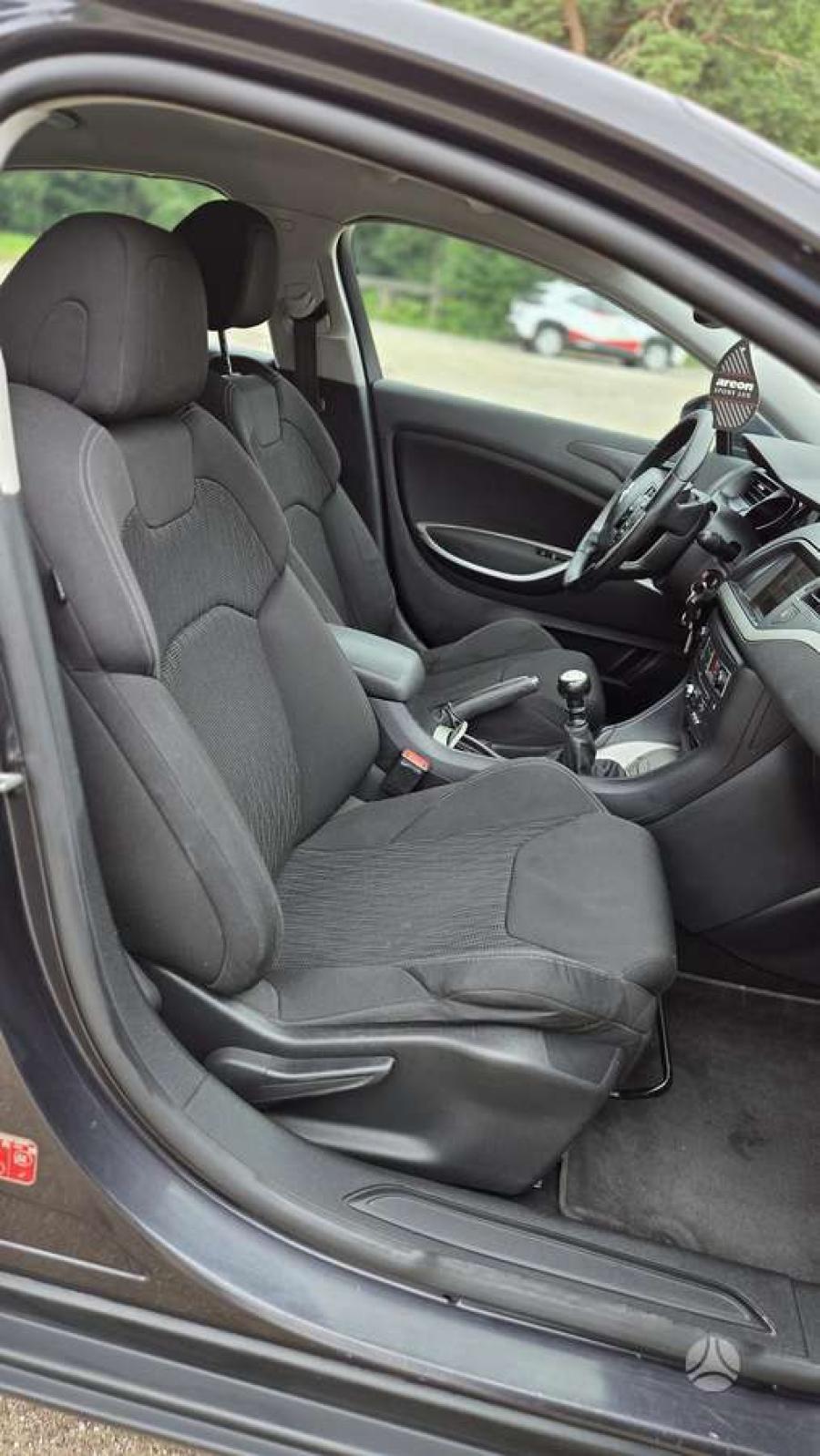 Pelēks Citroen C5 2012 Kauņa, ar dzinēja tilpumu 2.00 L un nobraukumu 292 tūkst. km par 2250 €, foto 18 vietnē AUTOMOTO.COM.LV