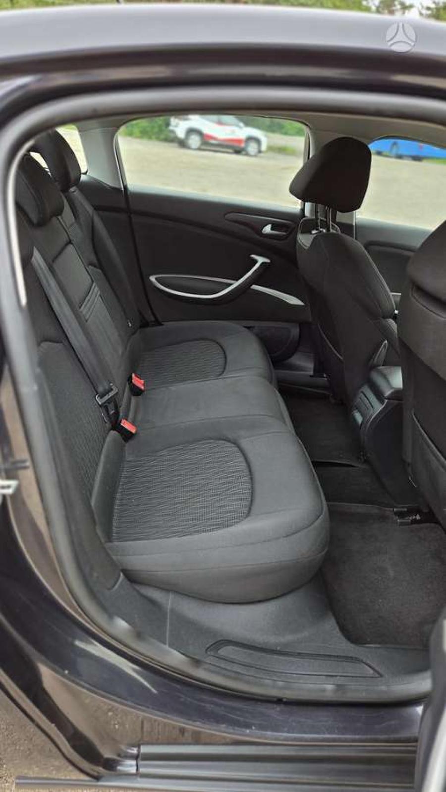 Pelēks Citroen C5 2012 Kauņa, ar dzinēja tilpumu 2.00 L un nobraukumu 292 tūkst. km par 2250 €, foto 20 vietnē AUTOMOTO.COM.LV