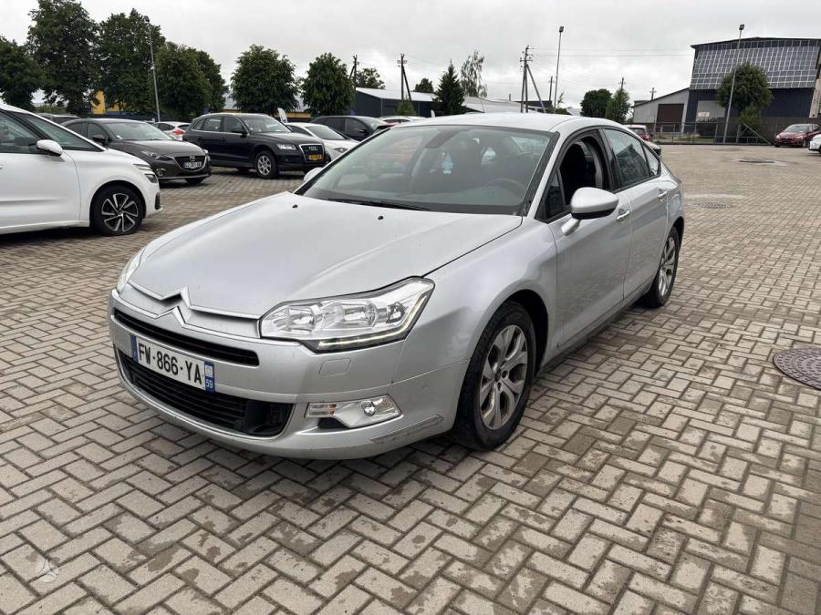Grey Citroen C5 2012 in Taurage, with an engine capacity of 1.56 L and mileage of 245 thousand km for 2450 €, photo 1 on AUTOMOTO.COM.LV