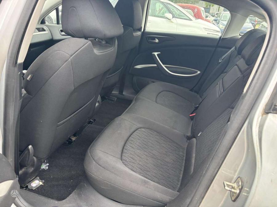 Grey Citroen C5 2012 in Taurage, with an engine capacity of 1.56 L and mileage of 245 thousand km for 2450 €, photo 6 on AUTOMOTO.COM.LV