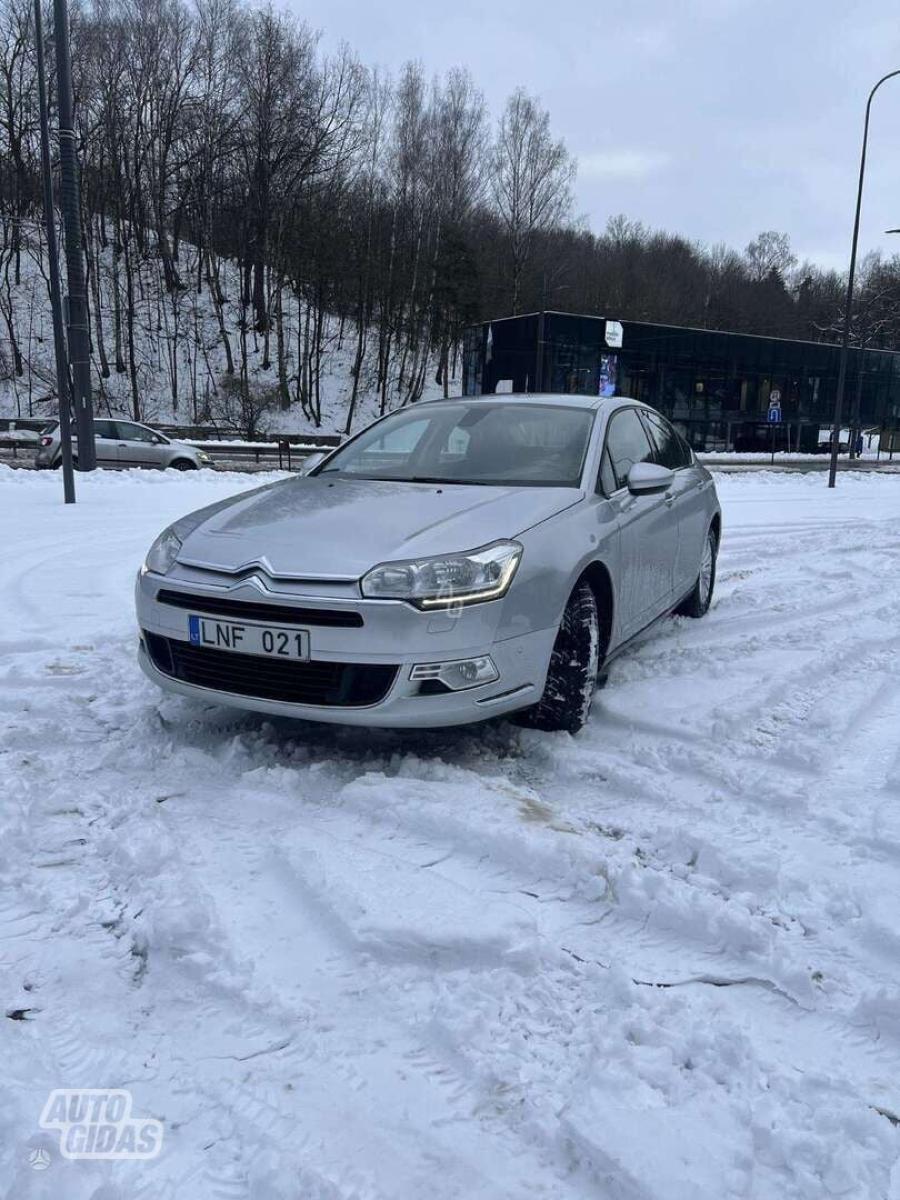 Pelēks Citroen C5 2013 Kauņa, ar dzinēja tilpumu 1.60 L un nobraukumu 390 tūkst. km par 2999 €, foto 1 vietnē AUTOMOTO.COM.LV