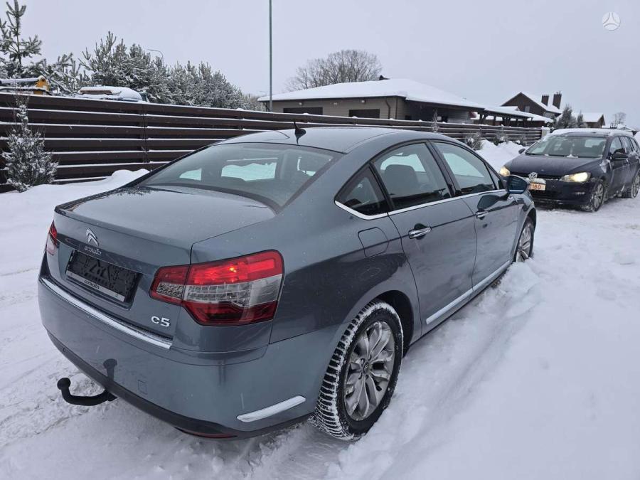 Pelēks Citroen C5 2013 Kauņa, ar dzinēja tilpumu 2.00 L un nobraukumu 253 tūkst. km par 3750 €, foto 4 vietnē AUTOMOTO.COM.LV
