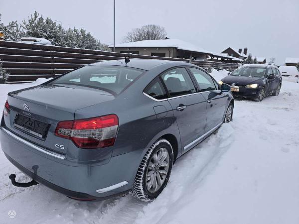 Pelēks Citroen C5 2013 Kauņa, ar dzinēja tilpumu 2.00 L un nobraukumu 253 tūkst. km par 3750 €, foto 5 vietnē AUTOMOTO.COM.LV