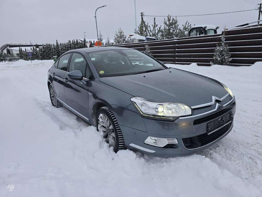 Pelēks Citroen C5 2013 Kauņa, ar dzinēja tilpumu 2.00 L un nobraukumu 253 tūkst. km par 3750 €, foto 8 vietnē AUTOMOTO.COM.LV