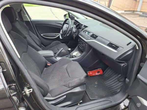 Pelēks Citroen C5 2013 Ukmergė, ar dzinēja tilpumu 1.60 L un nobraukumu 274 tūkst. km par 2750 €, foto 10 vietnē AUTOMOTO.COM.LV