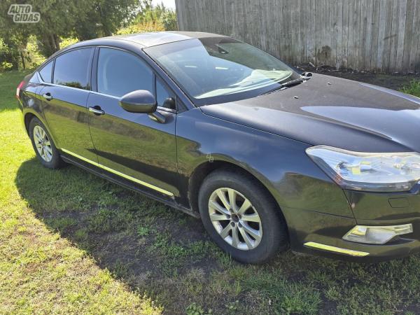 Pelēks Citroen C5 2013 Tauragė, ar dzinēja tilpumu 1.60 L un nobraukumu 371 tūkst. km par 2000 €, foto 3 vietnē AUTOMOTO.COM.LV