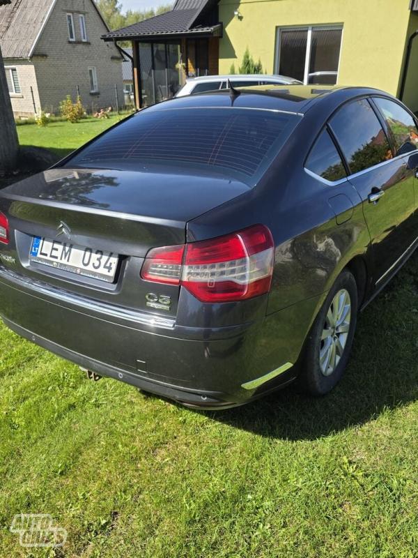 Pelēks Citroen C5 2013 Tauragė, ar dzinēja tilpumu 1.60 L un nobraukumu 371 tūkst. km par 2000 €, foto 4 vietnē AUTOMOTO.COM.LV