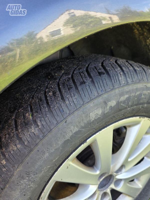 Pelēks Citroen C5 2013 Tauragė, ar dzinēja tilpumu 1.60 L un nobraukumu 371 tūkst. km par 2000 €, foto 11 vietnē AUTOMOTO.COM.LV