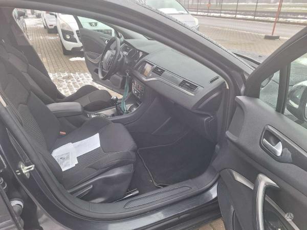 Pelēks Citroen C5 2014 Tauragė, ar dzinēja tilpumu 2.00 L un nobraukumu 220 tūkst. km par 3700 €, foto 11 vietnē AUTOMOTO.COM.LV
