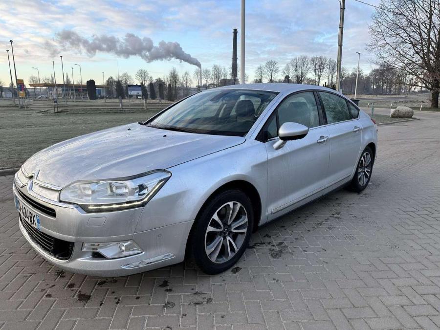Grey Citroen C5 2015 in Taurage, with an engine capacity of 2.00 L and mileage of 258 thousand km for 4600 €, photo 1 on AUTOMOTO.COM.LV