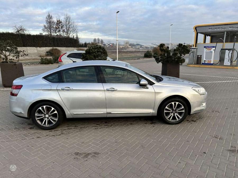 Grey Citroen C5 2015 in Taurage, with an engine capacity of 2.00 L and mileage of 258 thousand km for 4600 €, photo 4 on AUTOMOTO.COM.LV