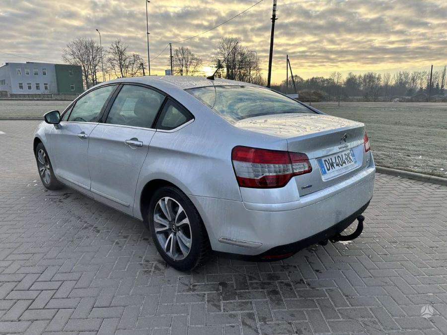 Grey Citroen C5 2015 in Taurage, with an engine capacity of 2.00 L and mileage of 258 thousand km for 4600 €, photo 7 on AUTOMOTO.COM.LV