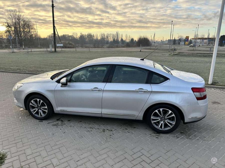 Grey Citroen C5 2015 in Taurage, with an engine capacity of 2.00 L and mileage of 258 thousand km for 4600 €, photo 8 on AUTOMOTO.COM.LV